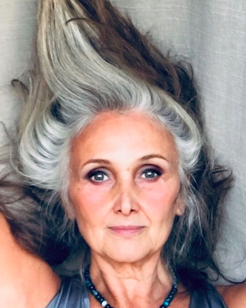 RENCONTRE AVEC ...CAROLINE IDA ALIAS FIFTY YEARS OF A WOMAN